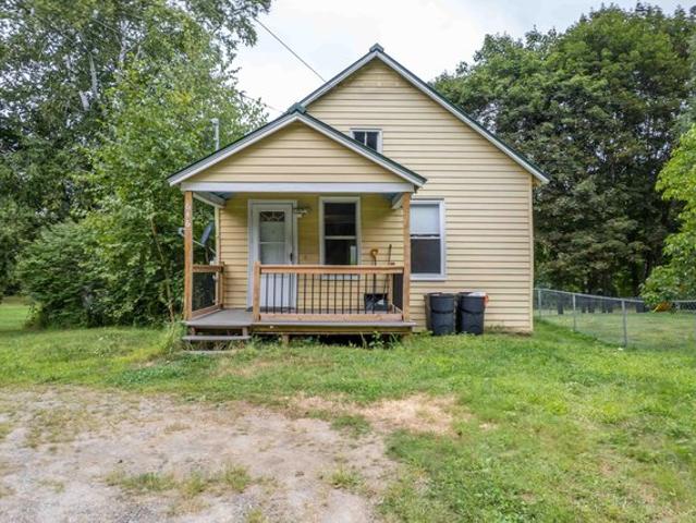 646 Riverside Dr, Augusta, ME 04330