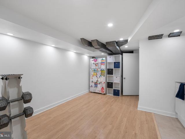 6474 Oakwood Dr, Falls Church, VA 22041 | MLS #VAFX2306
