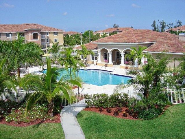 6475 Emerald Dunes Dr Apt 206, West Palm Beach, FL 33411
