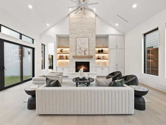 6475 Trammel Drive