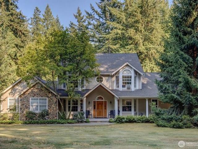 6477 Cultus Bay Rd, Clinton, WA 98236