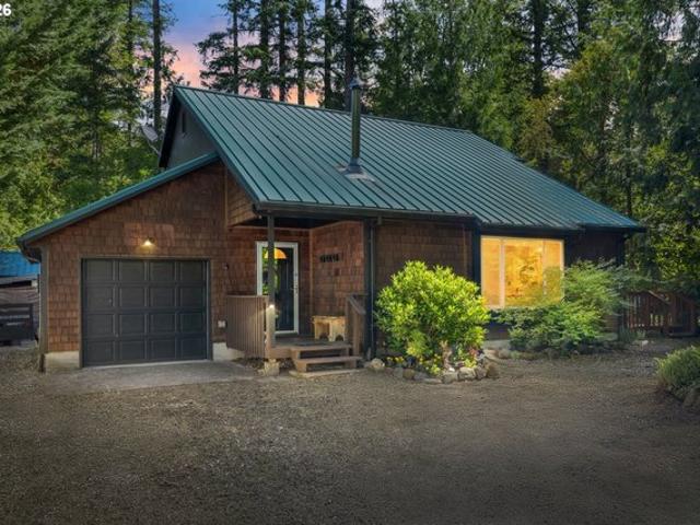 64785 E Sandy River Ln, Rhododendron, OR 97049