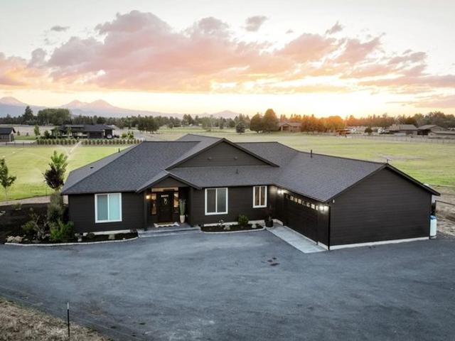64794 Hunnell Rd, Bend, OR 97703