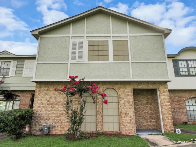 6470 Creekbend Drive