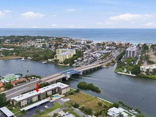 6470 Hollywood Blvd Apt 208, Sarasota, FL 34231
