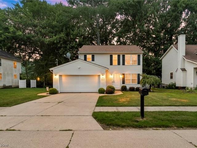 6472 Monroe Ln, North Ridgeville, OH 44039