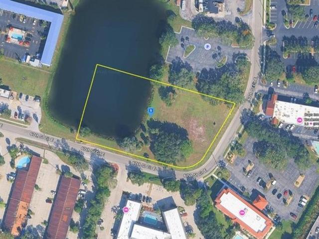 647 67th Street Cir E, Bradenton, FL 34208