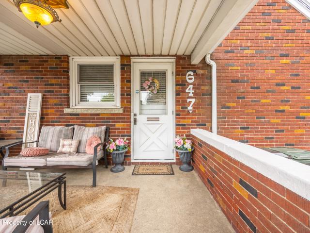 647 E 9th Street