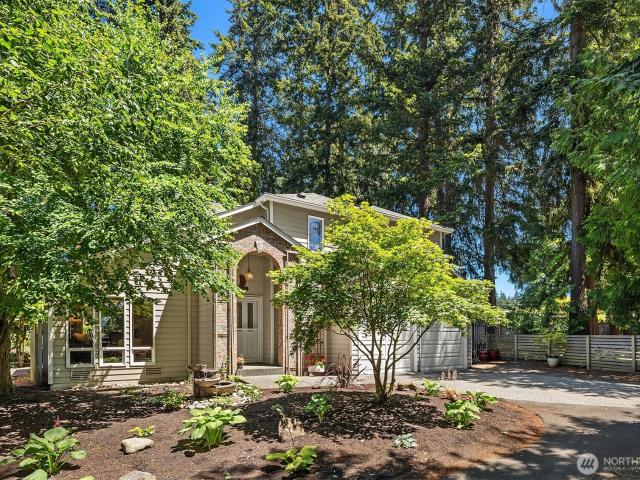 647 Edmonds Way