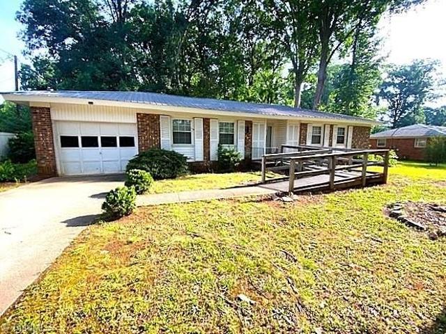 647 Hodgin Valley Rd, Pleasant Garden, NC 27313