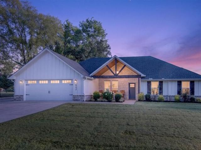 647 Oklahoma St, Van, TX 75790