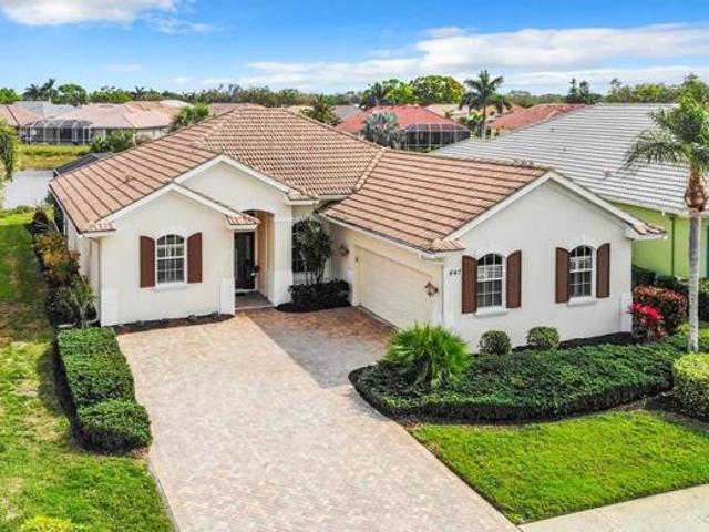 647 Lakescene Dr, Venice, FL 34293
