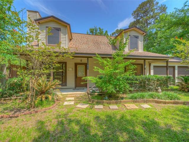 647 Moose Dr, Onalaska, TX 77360