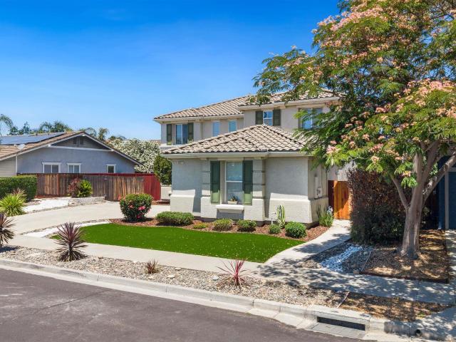 647 Macadamia Ct