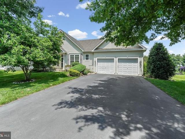 647 Martin Dr, Avondale, PA 19311