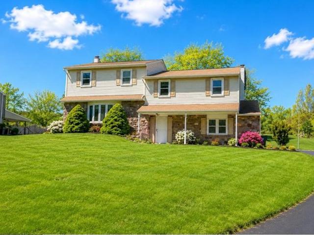 647 Middle Holland Rd, Southampton, PA 18966