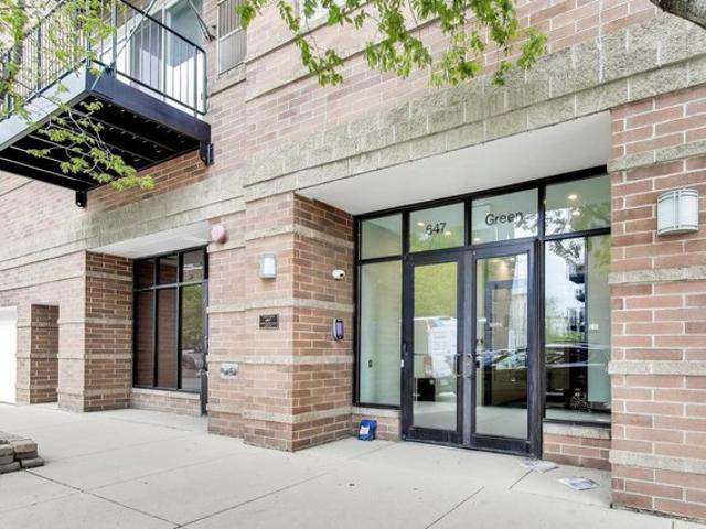 647 N Green St Apt 301, Chicago, IL 60642