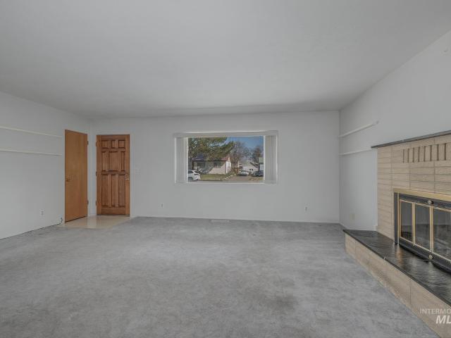 647 NW 3rd Street