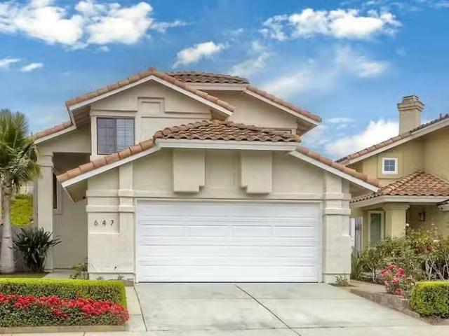 647 PASEO RIO, VISTA, CA 92081 Single Family Residence For Sal.