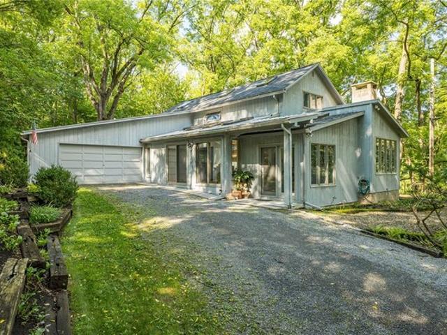647 Thayer Rd, Fairport, NY 14450