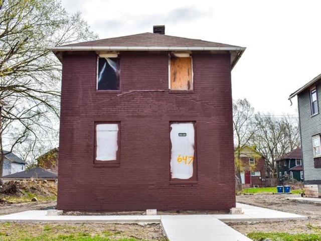 647 Vermont St, Gary, IN 46402