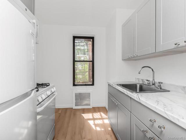 6485 Broadway 5B
