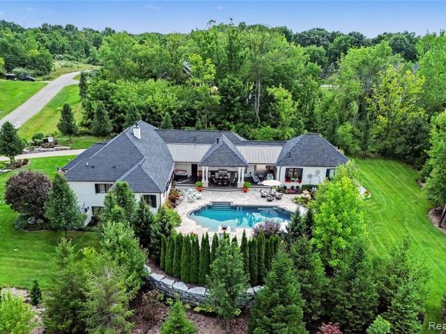 6485 Shannon Glen Drive