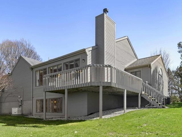 6488 Ridge Dr Unit 11, Benzonia, MI 49616