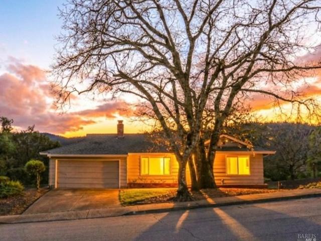6480 Meadowridge Dr, Santa Rosa, CA 95409