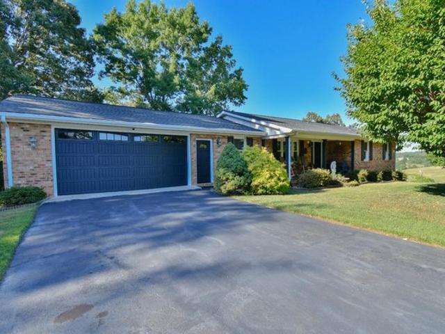 6481 Stewartsville Rd, Moneta, VA 24121