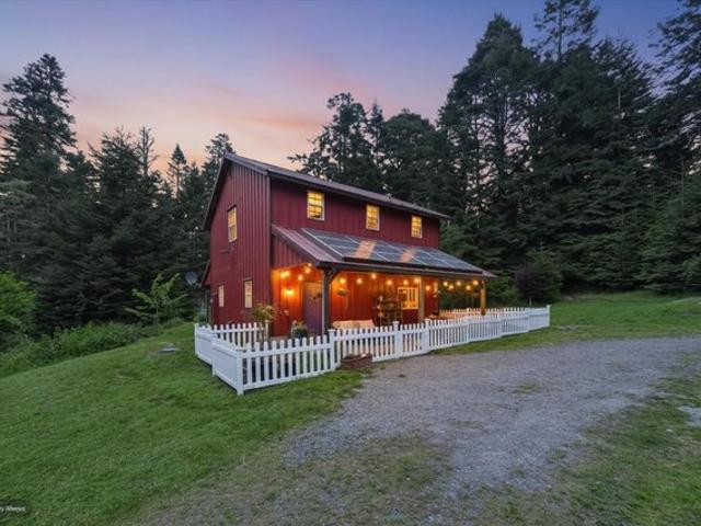 6483 Rohnerville Rd, Hydesville, CA 95547