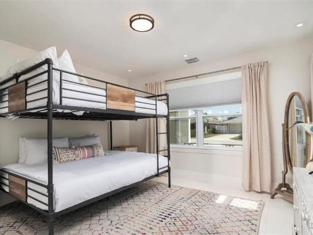 648 100th Ave N, Naples, FL 34108 | MLS #225085