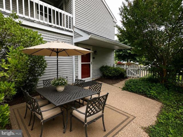 648 B Rose Hollow Drive # 648B