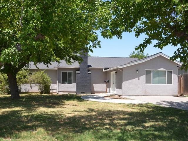 648 B St, Lemoore, CA 93245