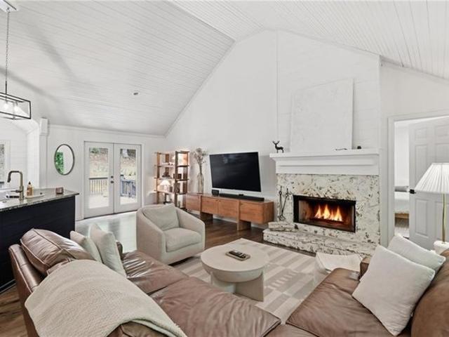 648 Bellflower Dr, Big Canoe, GA 30143