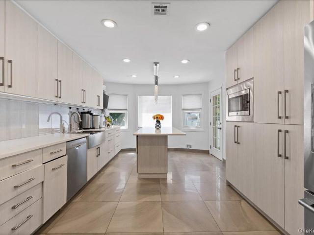 648 Diane Place