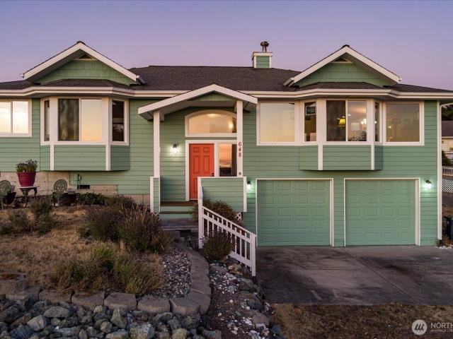 648 Hacienda Drive