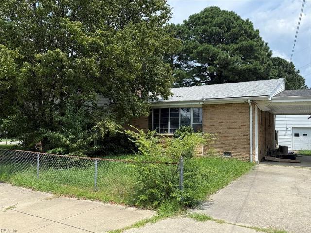 648 Hemlock AVE