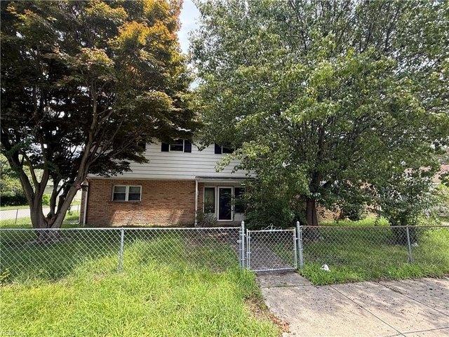 648 Hemlock Ave, Hampton, VA 23661