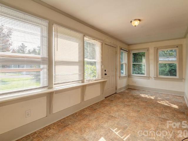 648 Lakeshore Drive