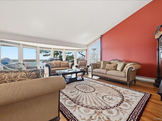 648 Nassau Ave, Freeport, NY 11520 | MLS #983447