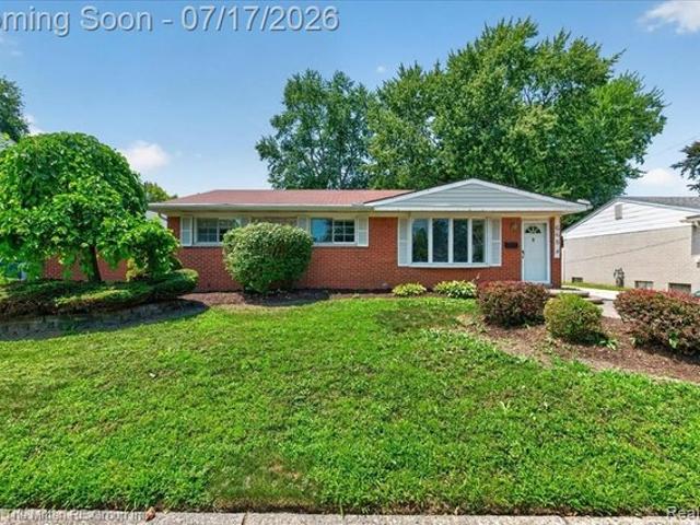 648 S Dowling St, Westland, MI 48186