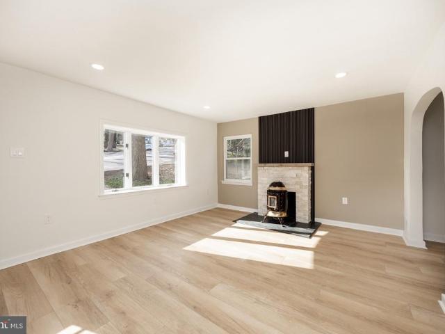 648 Shoemaker Lane