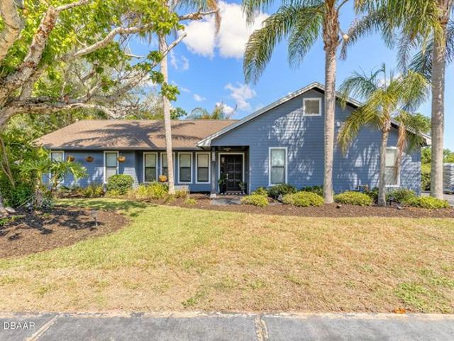 648 Pelican Bay Dr, Daytona Beach, FL 32119