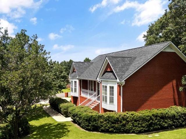 6495 Aspen Ln, Hueytown, AL 35023