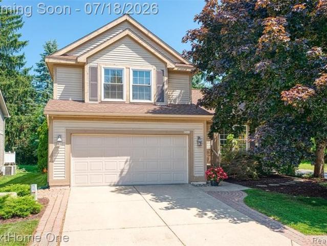6496 Lake Meadow Dr, Waterford Township, MI 48327