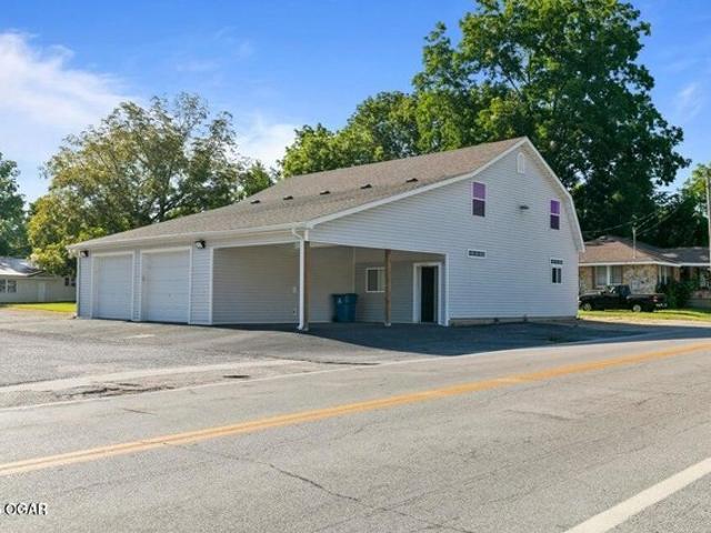 6496 Racine St, Seneca, MO 64865