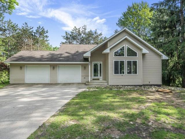 6496 S Crosby Rd, Cadillac, MI 49601