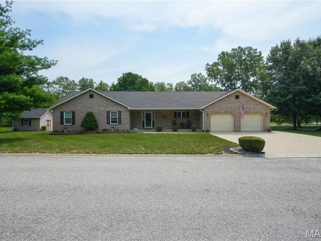 6490 Timber Lane Dr, Mascoutah, IL 62258