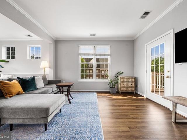 6491 Cheyenne Dr Unit 301, Alexandria, VA 22312